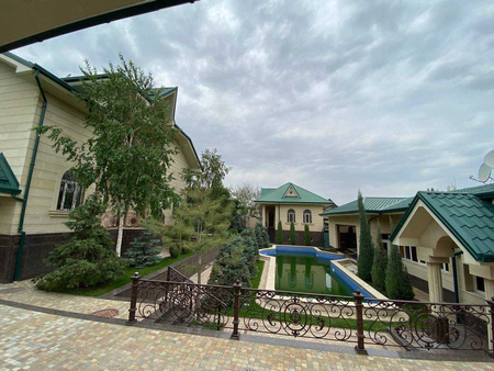 Продаётся евро участок   Центр Луначарского / чайхана Салом  Br12