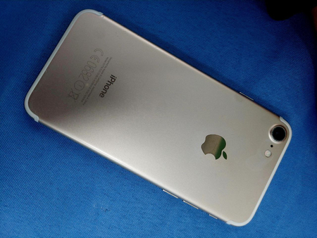 Iphone 7 32 g gold