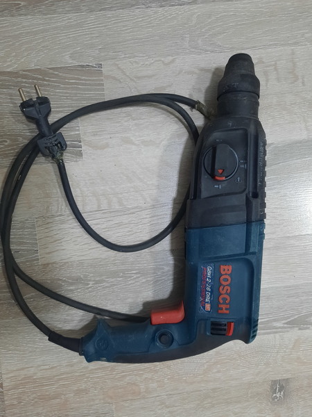 Перфоратор BOSCH