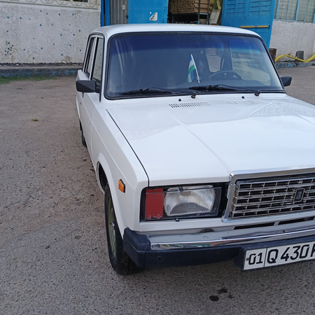 2107 gaz bor 1996 yil haydashga tayyor