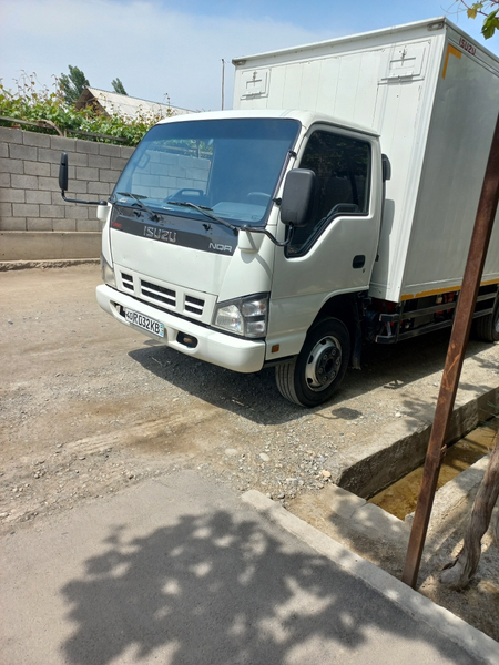 Isuzu sotiladi 2015