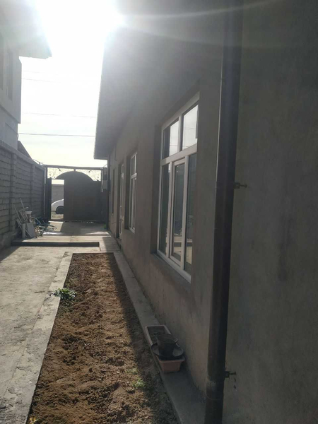 Obod mahalla 1.5 sotik 3 ta hona Pod kluch Uy o'zimniki