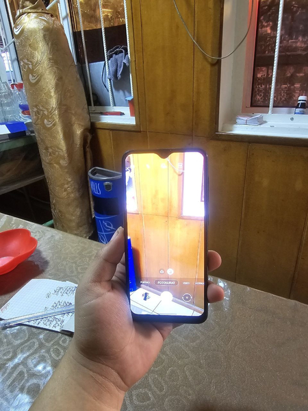 Samsung A20 alishtiraman holati yaxshi