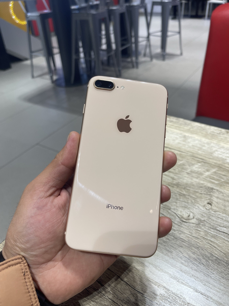 İphone 8 plus 64 gb