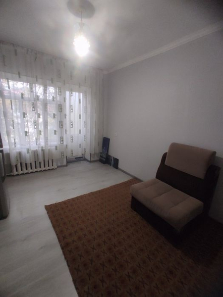 Срочно продается квартира буз  базар 1/4/4
