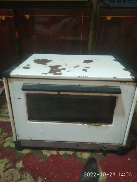 Продаеться электродуховка