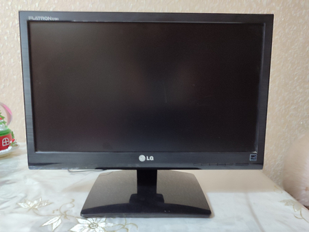 Монитор LG в отличном состоянии