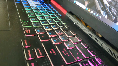 Asus rog strix G713IE