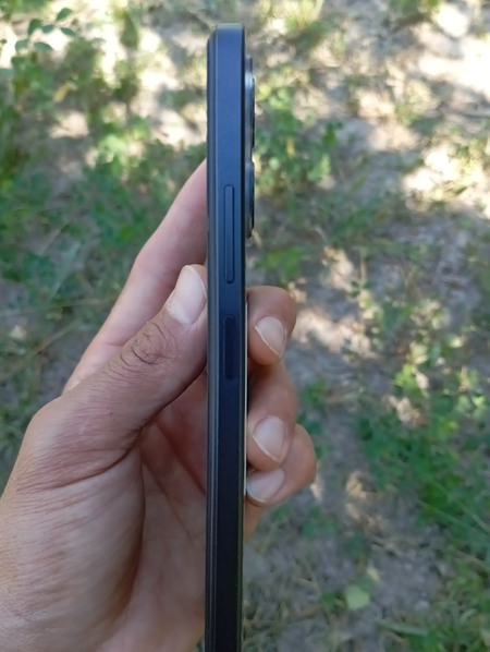 Redmi note 12. 4/128 Gb Karobka dak/ bor. Holati A\\\'lo. Kami bor