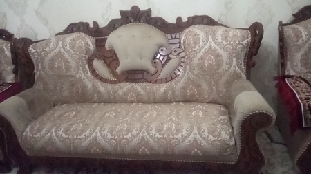 Прдам диван с креслами.
