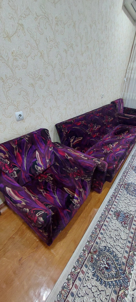Диван, кресло для гстинной