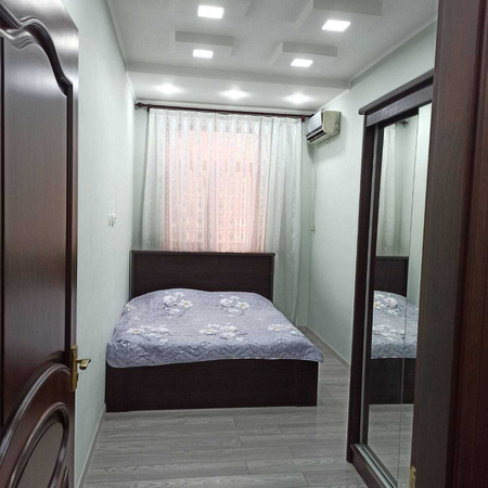 м.Буюк Ипак Йули ,около метро 2-комнатная 2/5 52 м² ремонт меб/тех