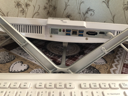 Hp kompyuteri sotiladi srochna!