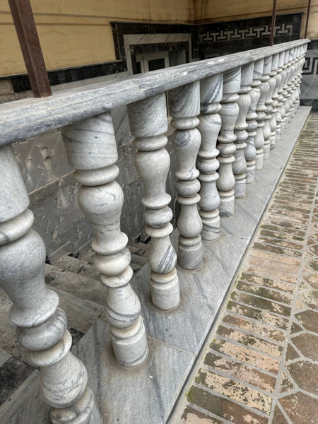 Мрамор устунчалар сотилади срочно