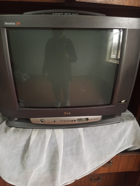 LG telivizor 10 yili