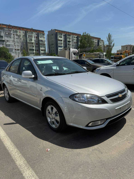 Halol nasiya savdoga Gentra avtomobili