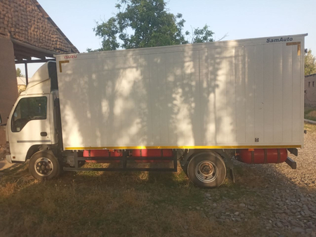 Izuzu 5 t sotiladi