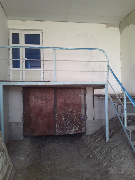 Uchastka sotiladi