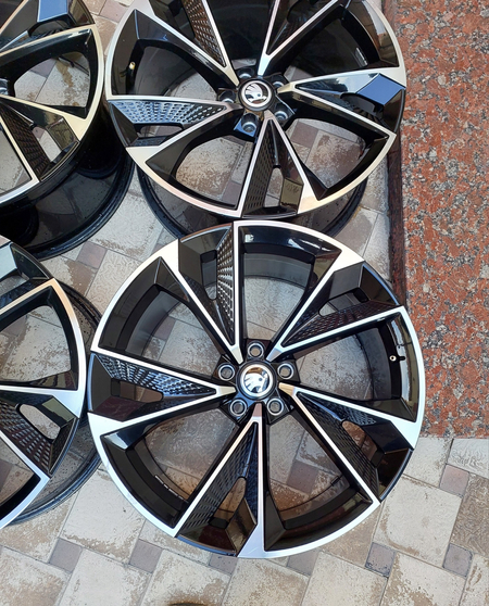 Audi RS7 R20 diska