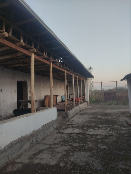 Uy sotiladi tayyor uy