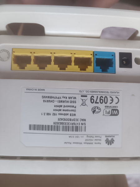 Wifi modem sotiladi Huawei wlan porti bor iwlawi ideal yengide turibdi