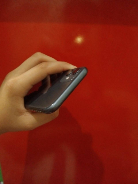 Iphone 11 sotiladi