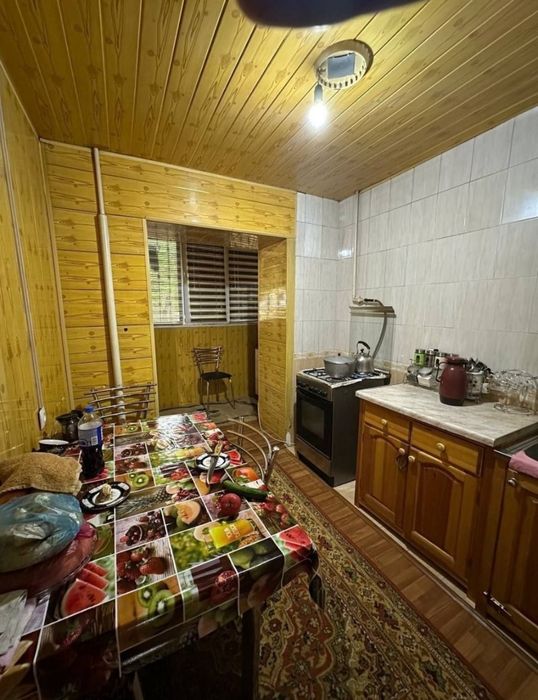 .Продам 2комнатную квартиру 1этаж разделный кирпич 45м2 Фархадскийрыно