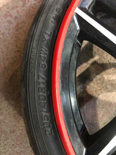 Balon diska R17 4x100 215/55ZR17
