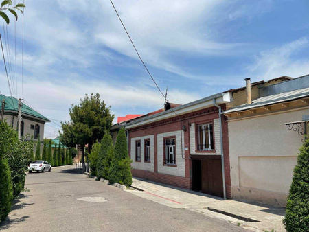 Продаётся:Срочна Уринбой ота Чойхона  Соток 3,6
