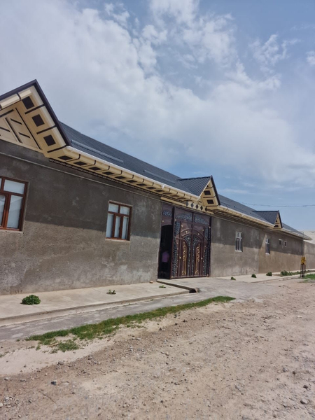 Tom yopamiz.Pol patalok qoqamiz.Eshik rom o‘rnatamiz.UZB. bo‘ylab