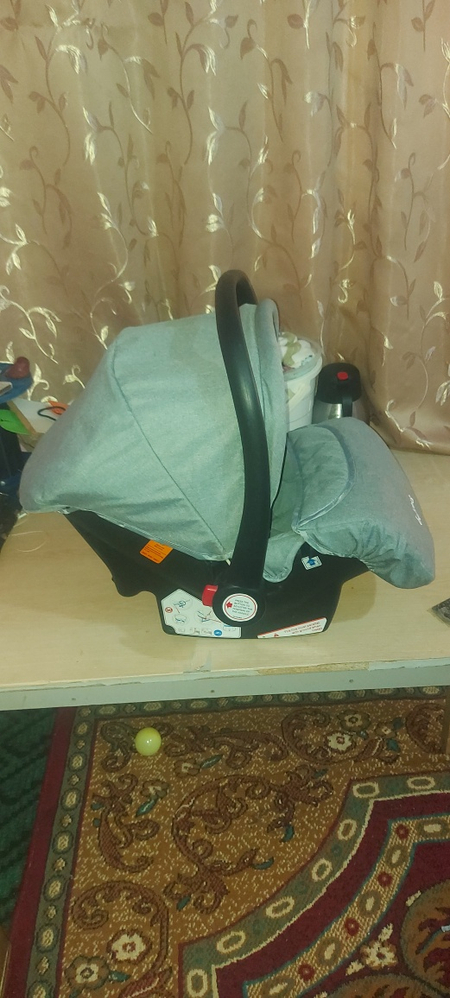 Авто кресло почти новый