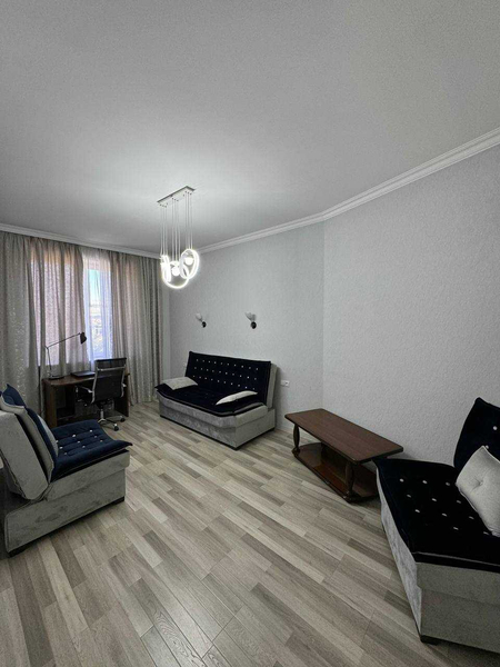 Срочно сдается 3/4/7 квартира 120 м²  Ор-р: Посольство Франции   (ХМЕ)