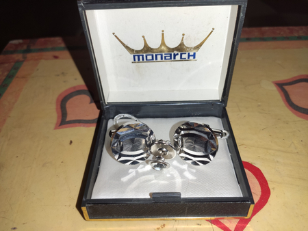 Запонки серебристые