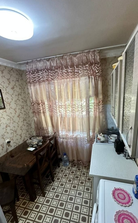 _ Чиланзар 5кв 1хонали квартира сотилади срочна