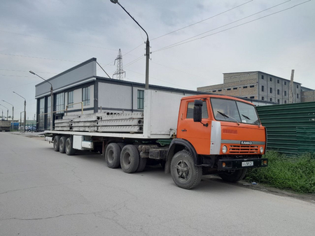 Kamaz tigach holati zor yurib turgan moshina