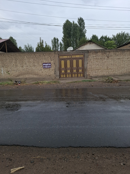 Кирпичкыйда 2;6 сот 3 хонали участка сотилади