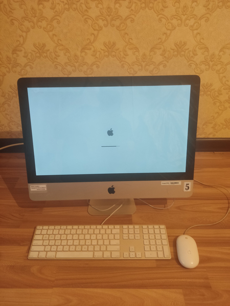 Продам imac 21.5 работает отлично