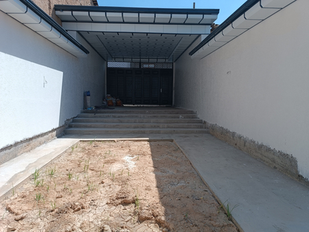 Уч кахрамон ховли сотилади 4 соток. Uch qahramon hovli korobka srochno