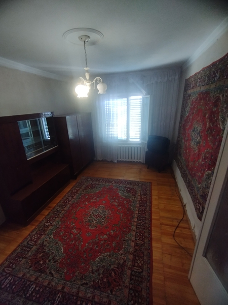 Продается 1 ком квартира Карасу-6 базарчик 40-м²
