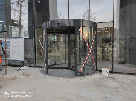 Установка ремонт обслуга автоматичечких и карусельных дверей