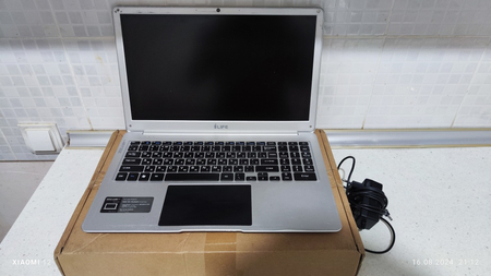 Sroshni satiladi taza notebook  Zed Air plus baxasi kelisimli