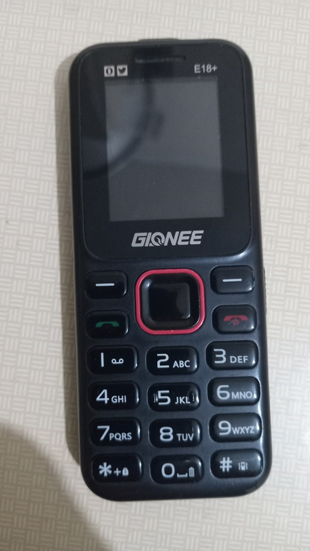 Prastoy telefon 2 3 kunga yetadi fanarigi bor zor yoritadi