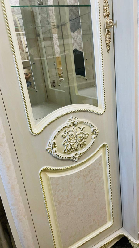 Хелги (сервант сотилади)