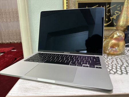 Macbook pro 13 inch 2020 yil