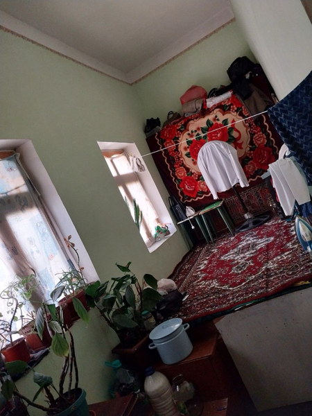 2xona Uy sotiladi 67mikrorayon arentr maktab