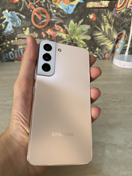 Samsung S22 идеал холата
