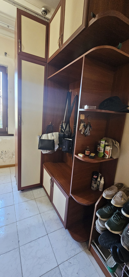 Продам шкаф прихожую