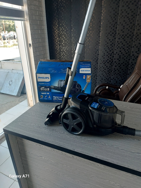 Продаётся плисос Philips 1800w из Дубая