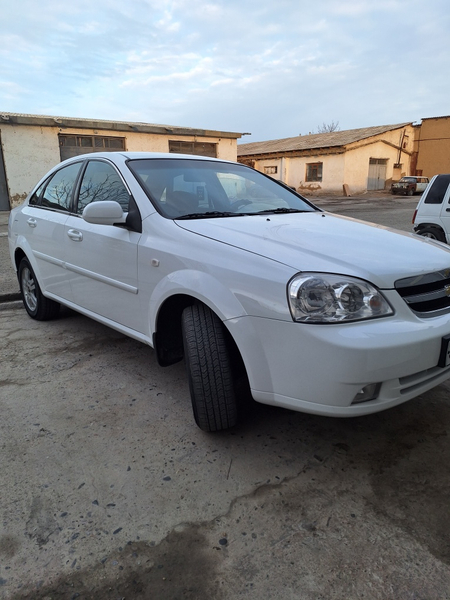 Продаётся Lacetti в отличном состоянии  механика 2013 год