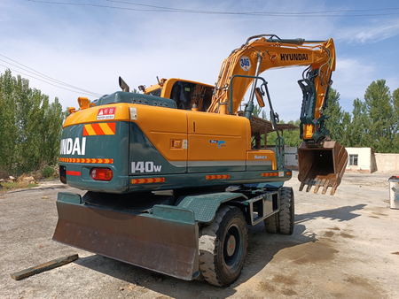Экскаватор Hyundai 140w